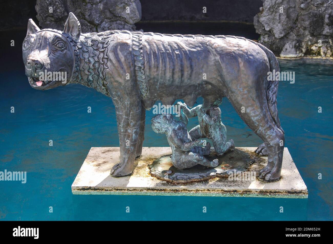 Romulus and Remus statue, Italian Renaissance Garden, Hamilton Gardens ...