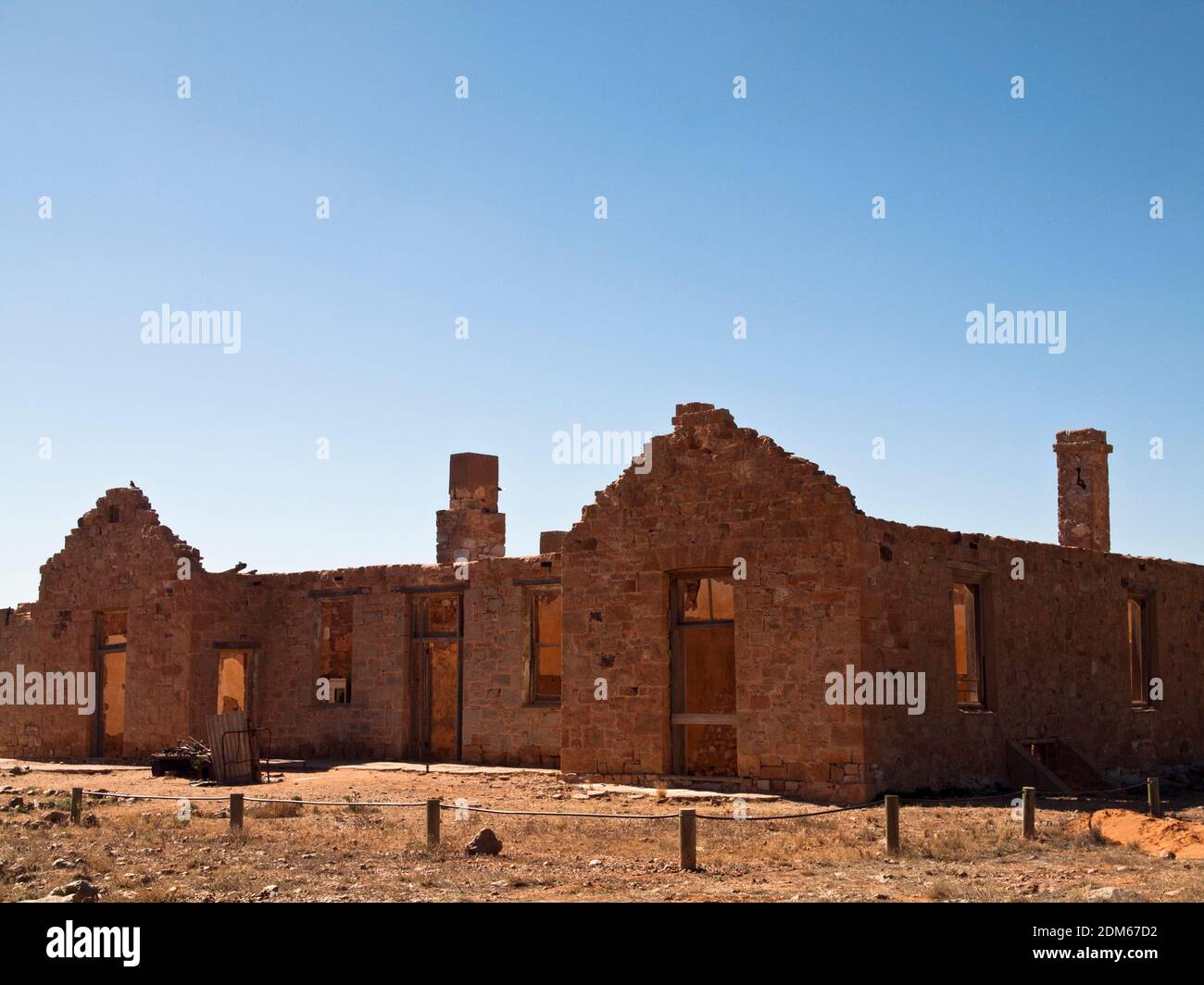 Crumbling stone building ruins, Farina, Oodnadatta Track, South ...