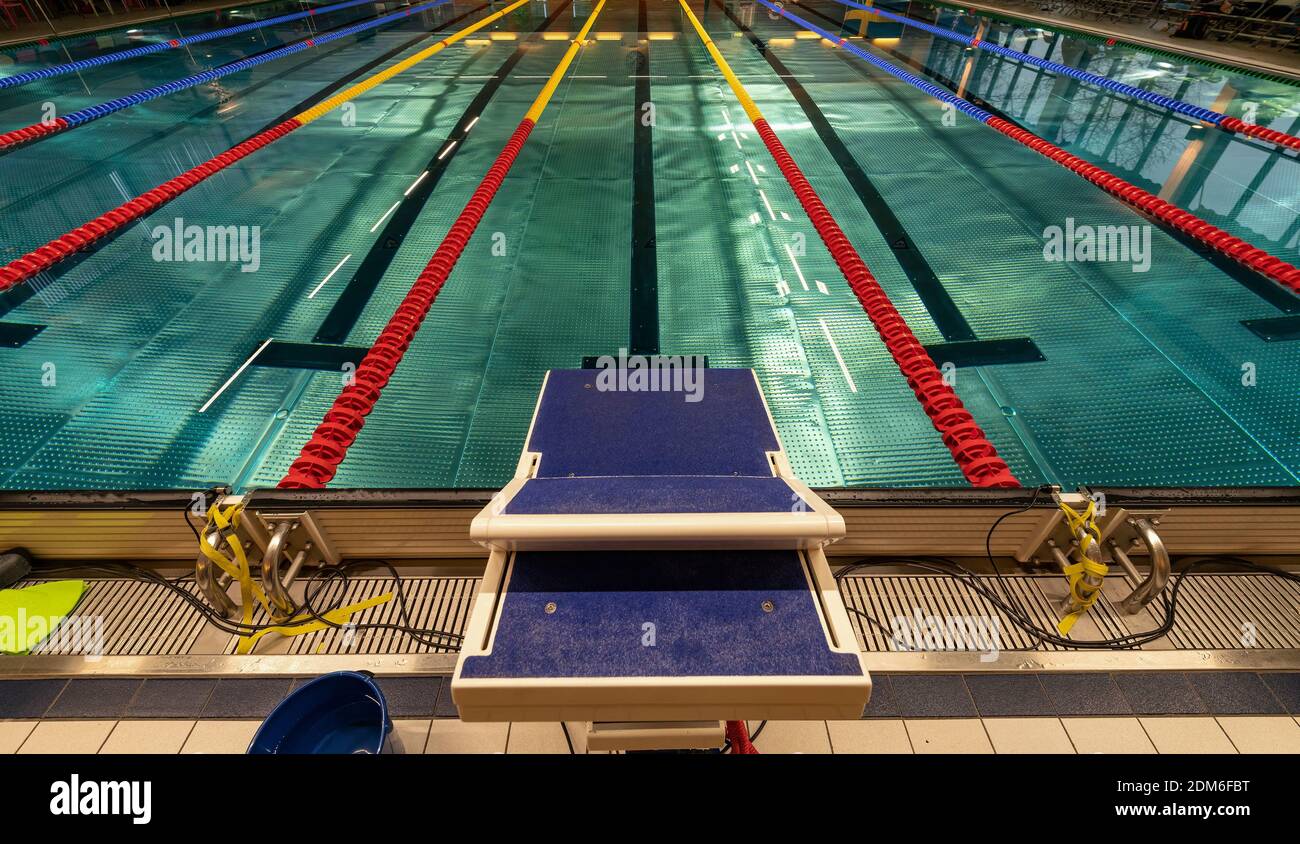 Swimming Pool Lane Lines 2,100+ Swimming Pool Lane Lines Stock Photos,