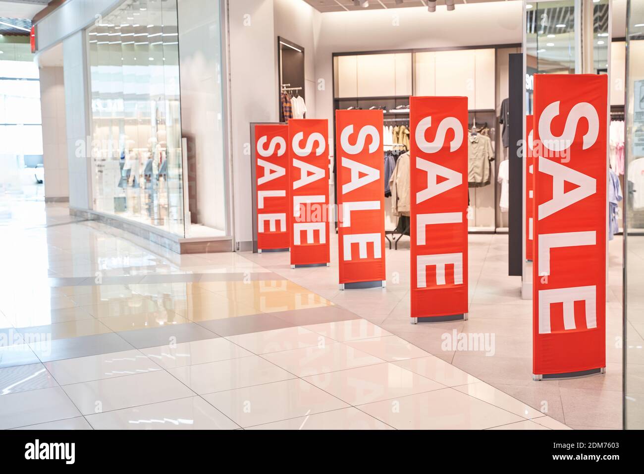 Sale red sign at mall. Discount concept Stock Photo - Alamy