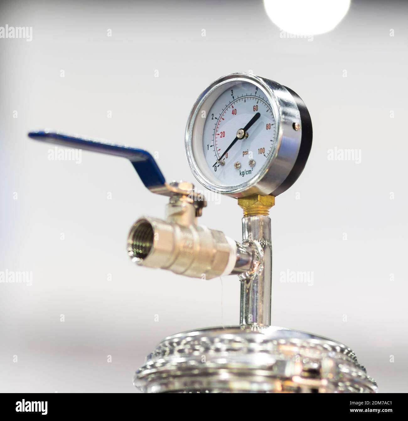 Machine gauge hi-res stock photography and images - Alamy