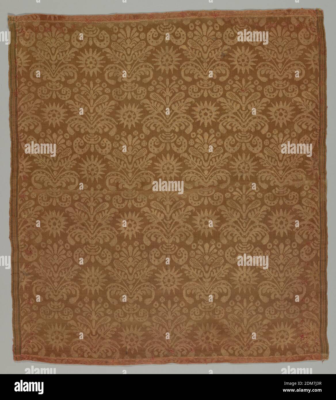 Vertically symmetrical pattern offset rows hi-res stock photography and ...