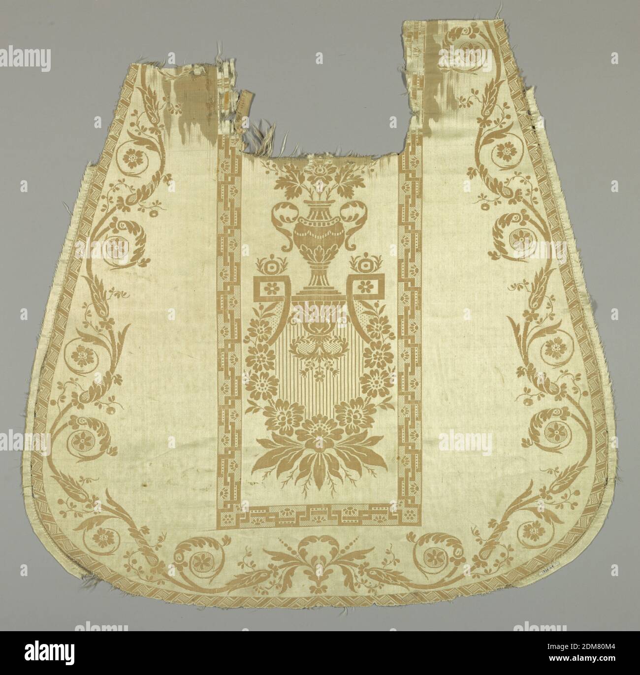 Narrow geometric outline hi-res stock photography and images - Alamy