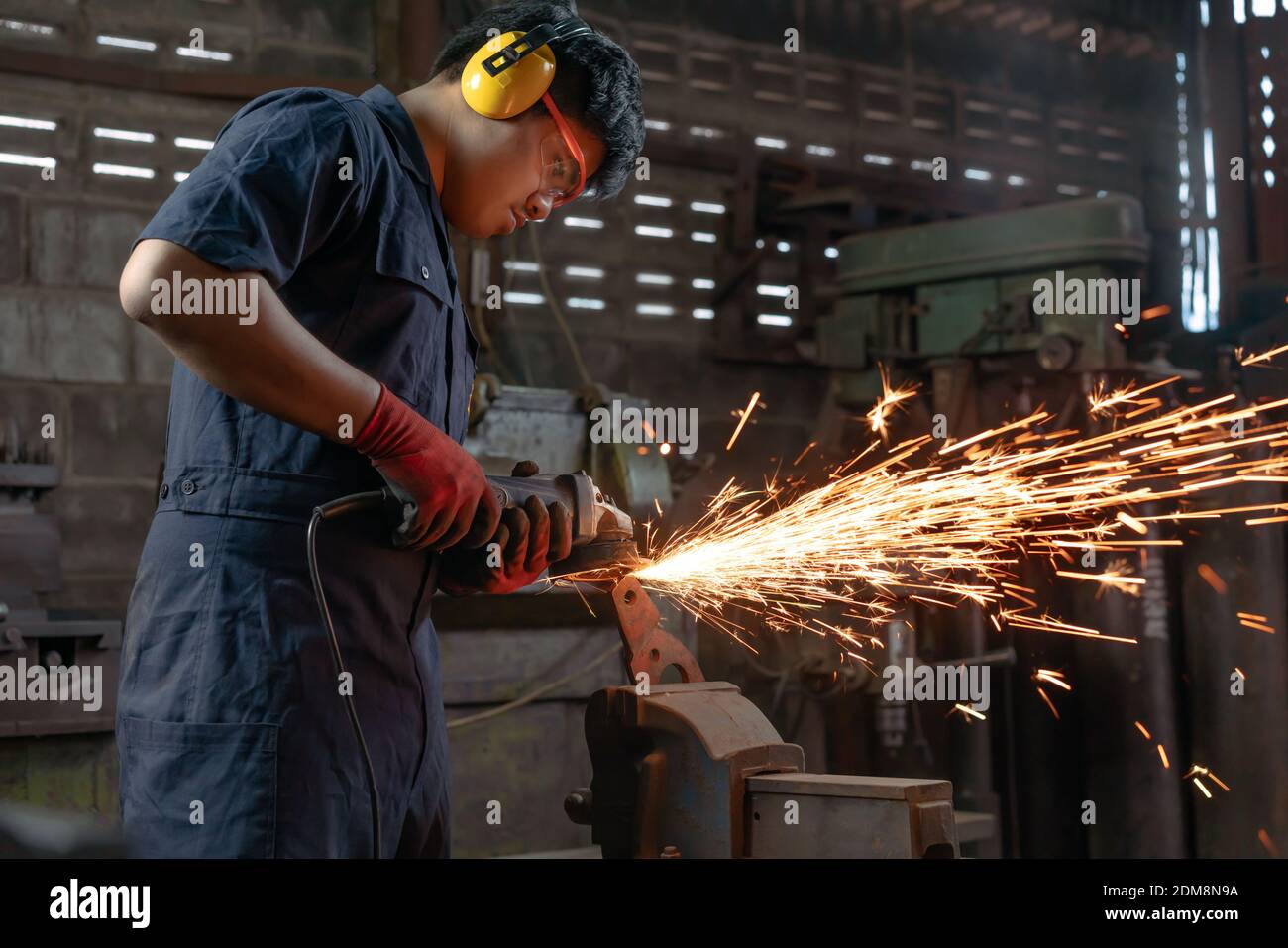 Indian welding hi-res stock photography and images - Alamy