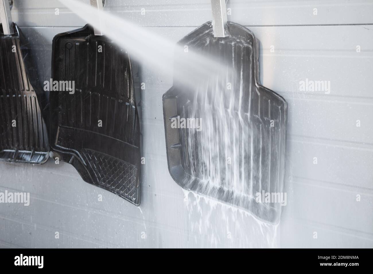 Car getting washed hi-res stock photography and images - Alamy