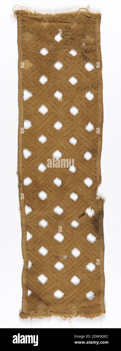 Undyed woven raffia hi-res stock photography and images - Alamy