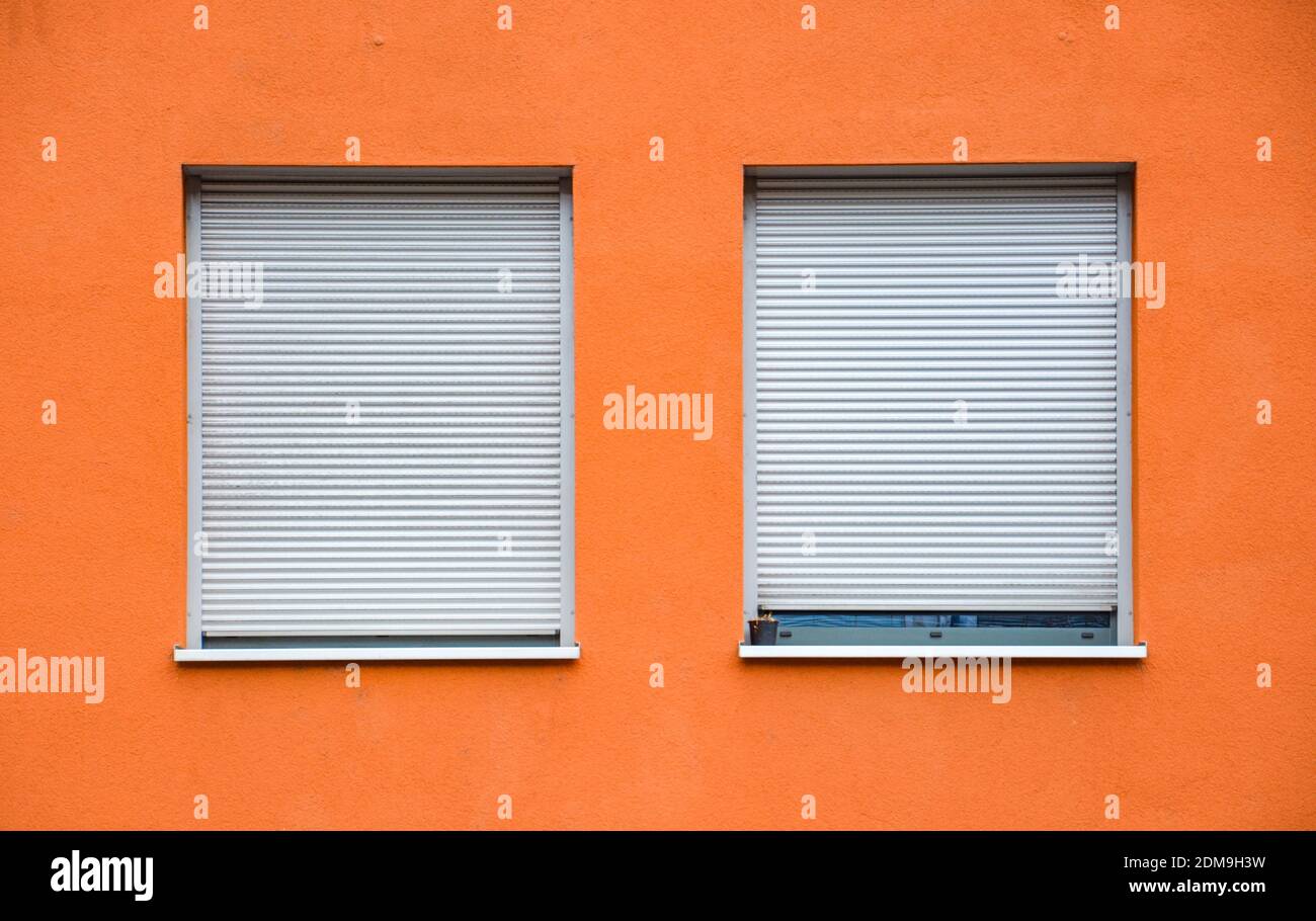 Blinded windows hi-res stock photography and images - Alamy