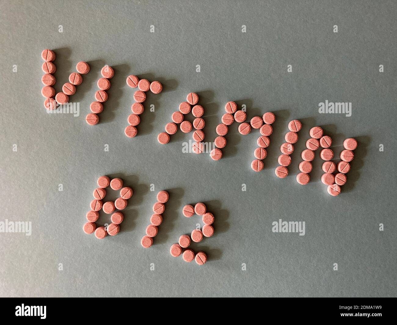 Pink tablets hi-res stock photography and images - Alamy
