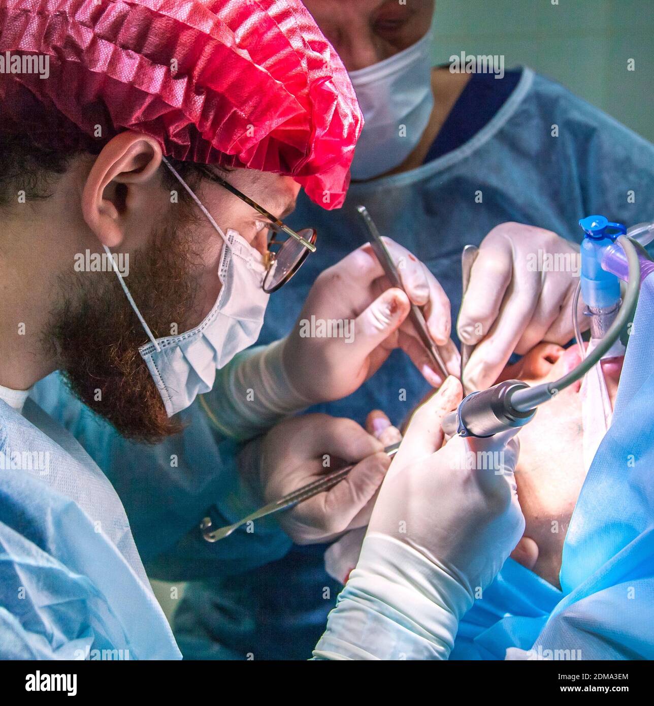 Hospital operations medical doctors Stock Photo - Alamy
