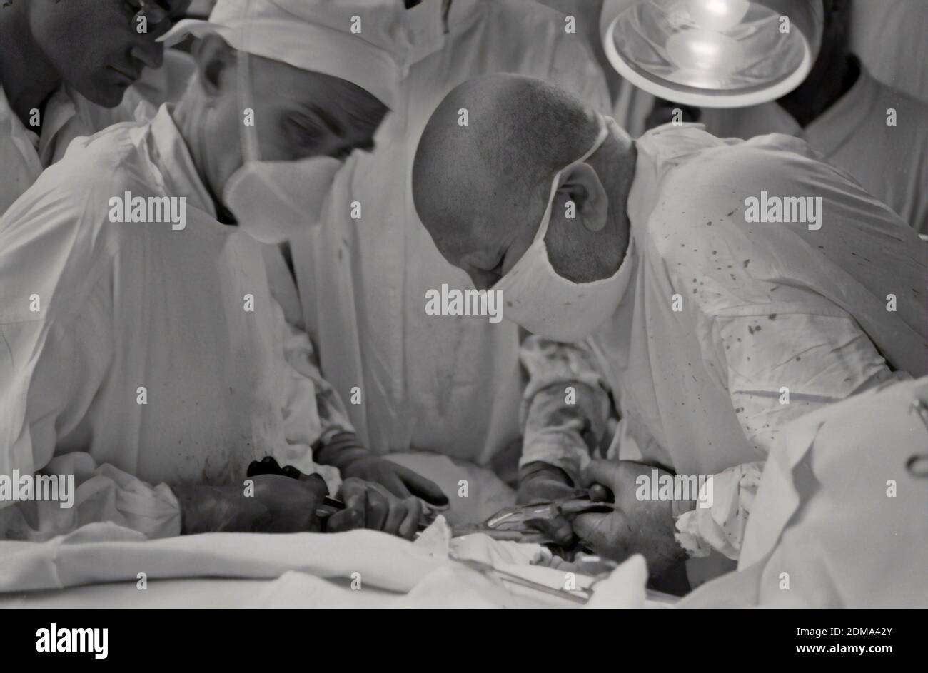 Hospital operations medical doctors Stock Photo - Alamy
