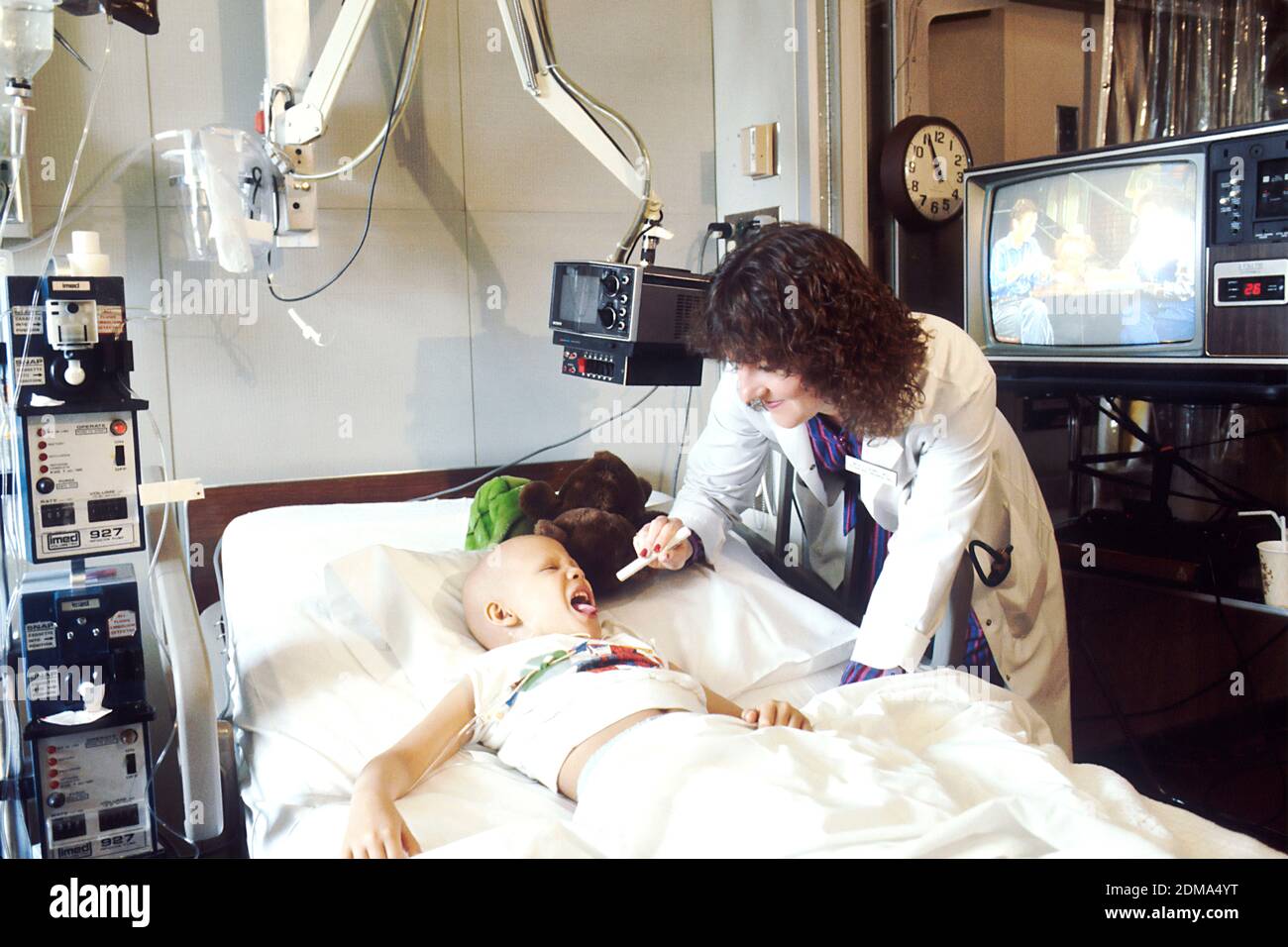 Hospital operations medical doctors Stock Photo - Alamy