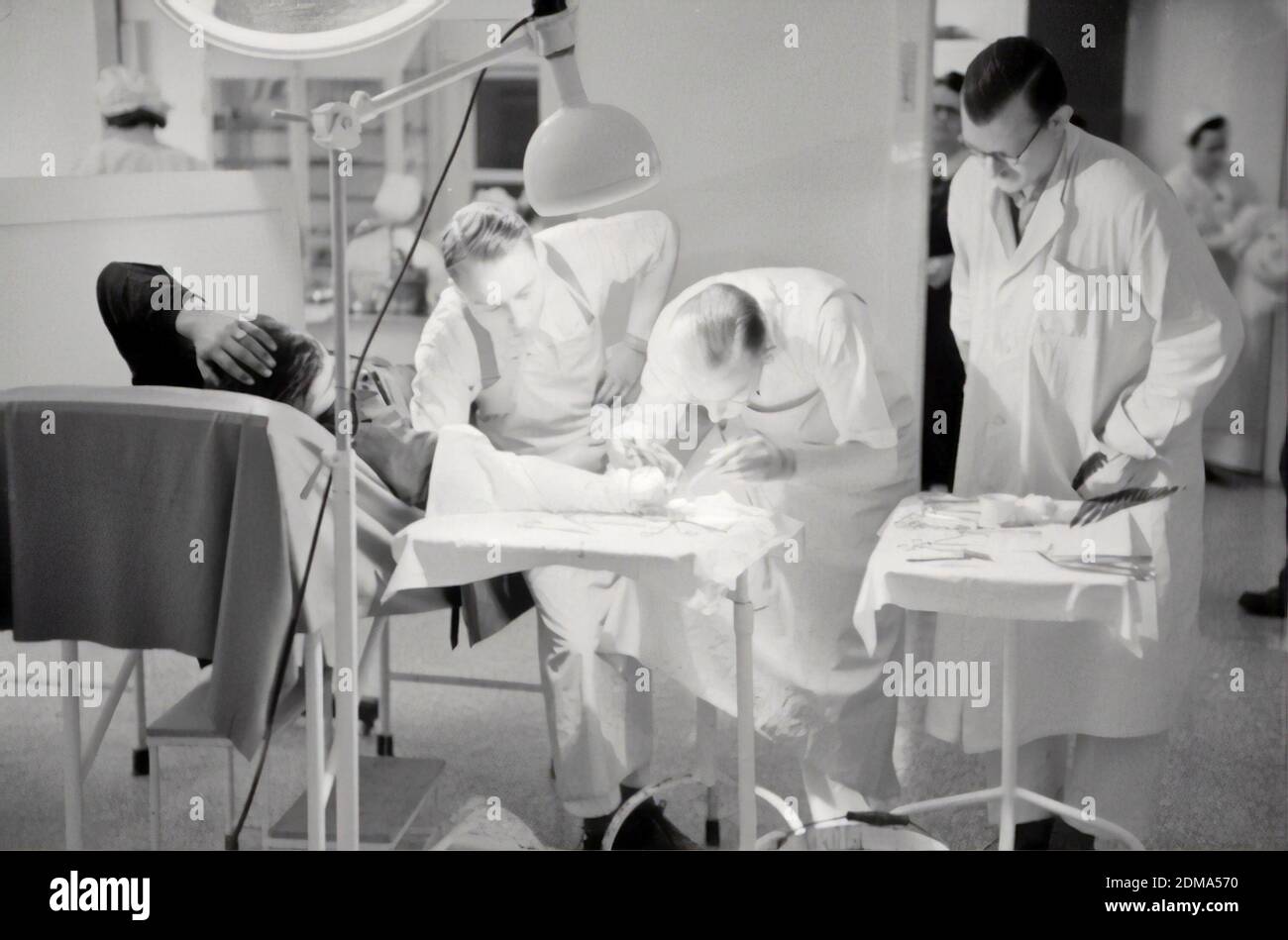 Hospital operations medical doctors Stock Photo - Alamy