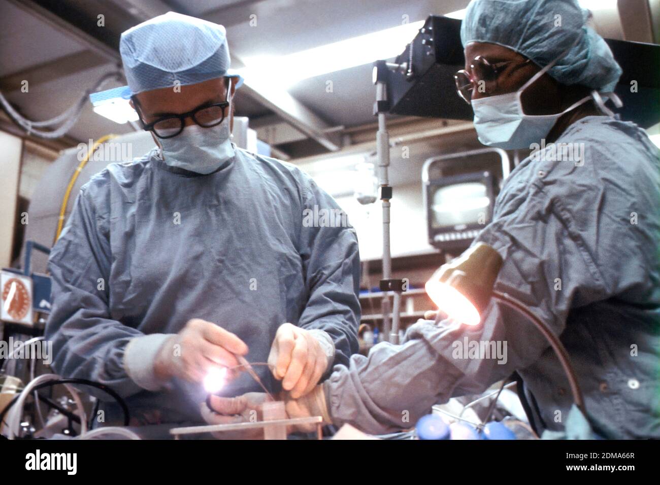 Hospital operations medical doctors Stock Photo - Alamy