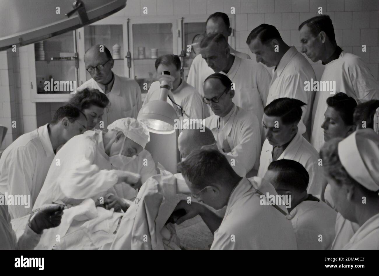 Hospital operations medical doctors Stock Photo - Alamy