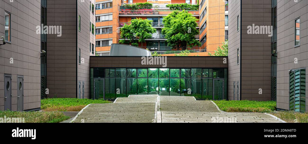 Inner Courtyard At A High-rise Building Stock Photo - Alamy