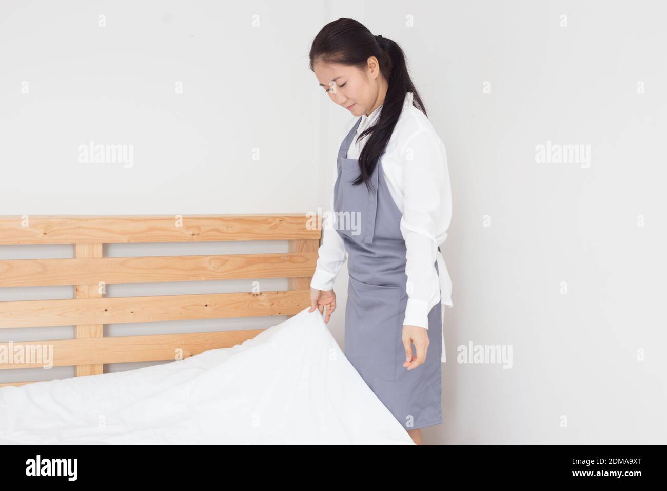 Thailand hotel maid hi-res stock photography and images - Alamy