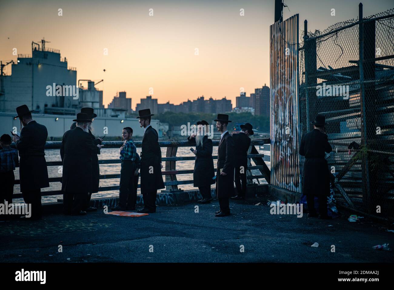 Hasidic jews brooklyn hi-res stock photography and images - Alamy