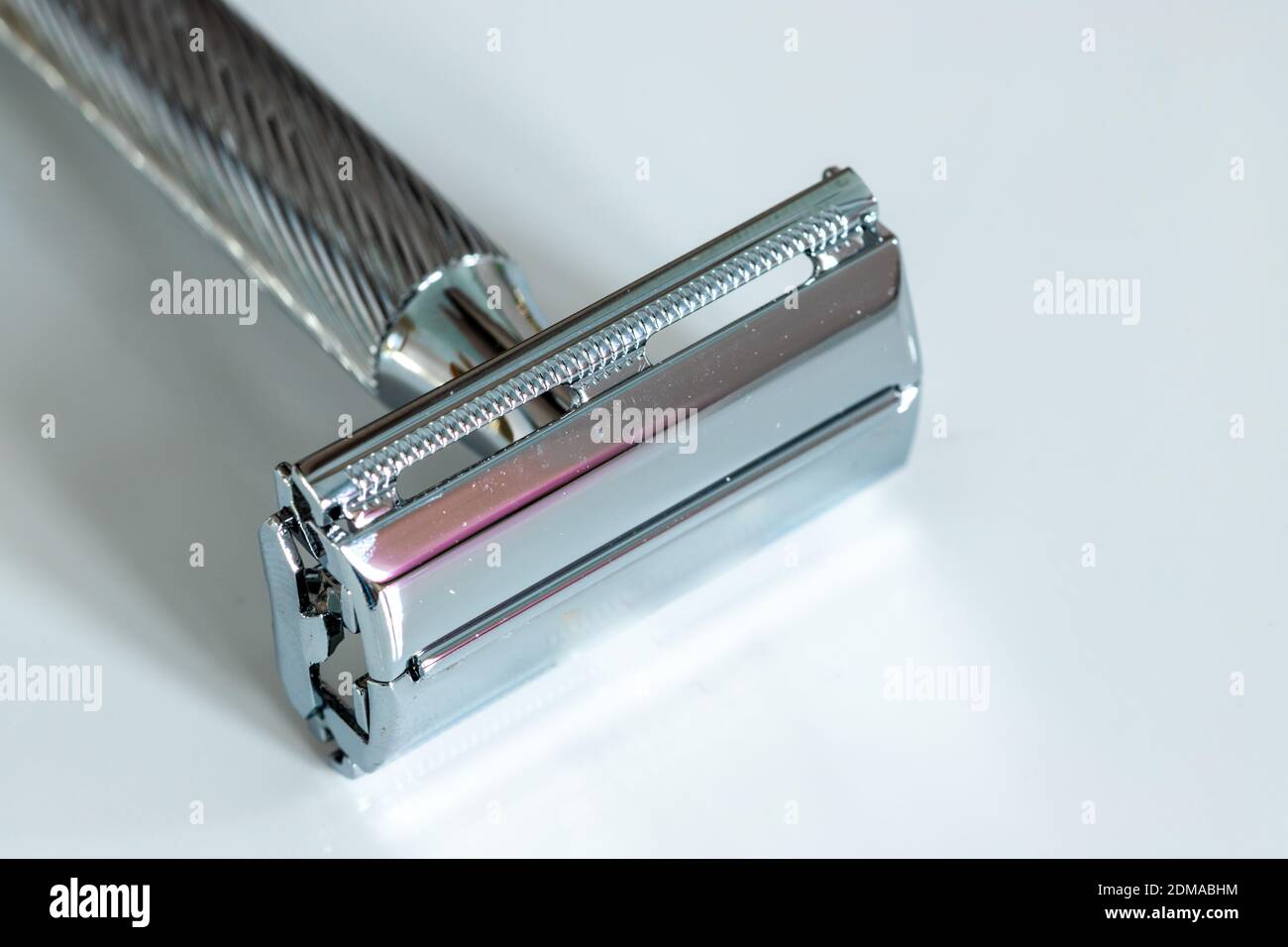 Double edged safety razor hi-res stock photography and images - Alamy