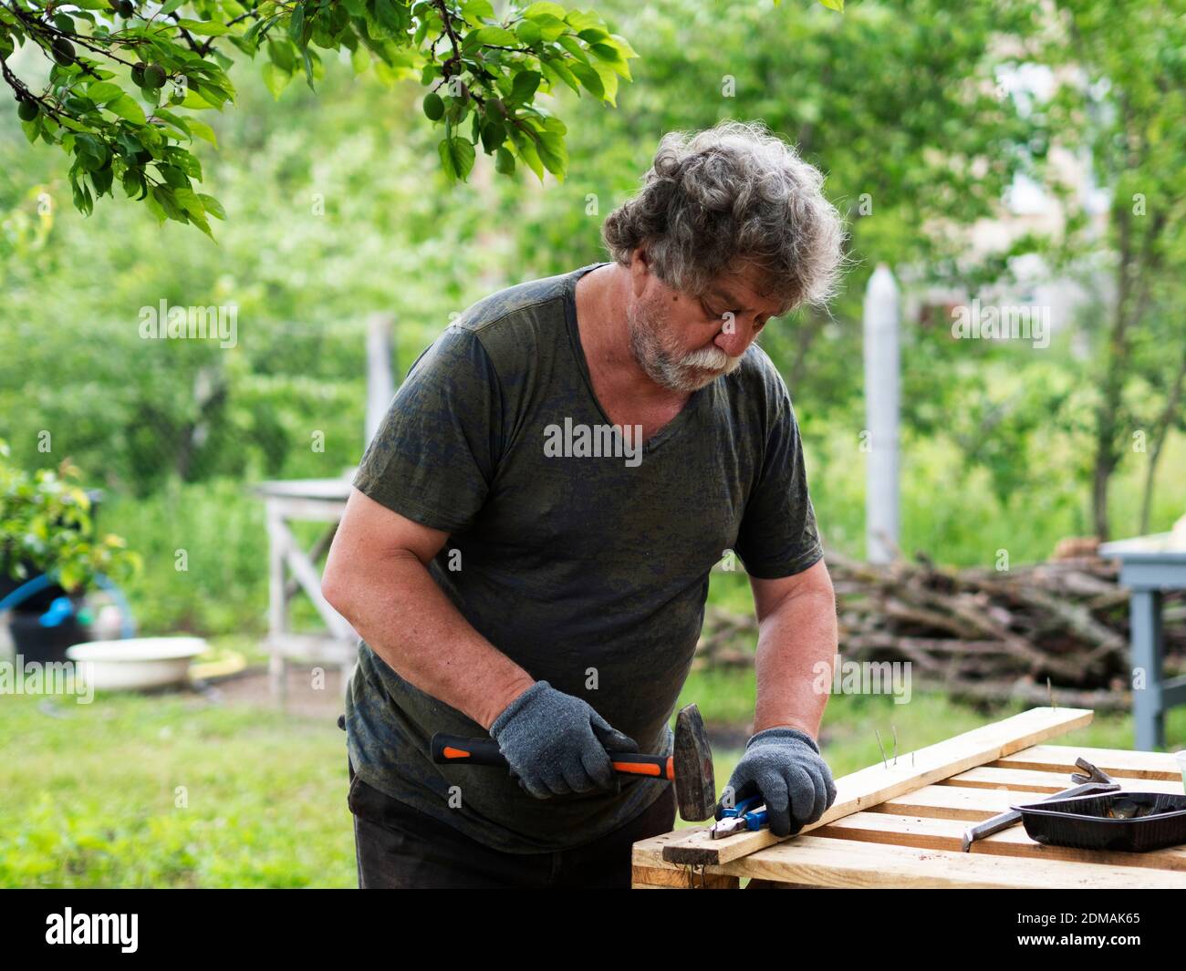 Master men 60 hi-res stock photography and images - Alamy