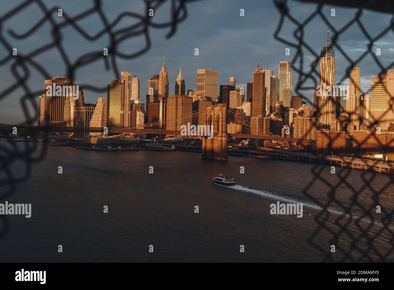 Waterfront buildings in high rise building hi-res stock photography and ...