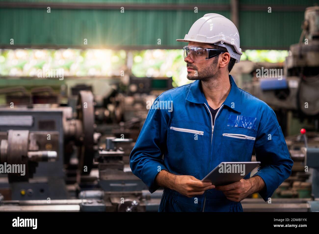 Industrial Robot Worker High Resolution Stock Photography and Images ...