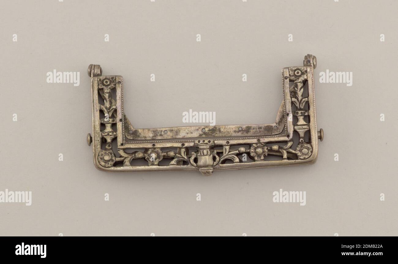 Purse frame, Silver, Hinged purse frame decorated with floral ornaments ...