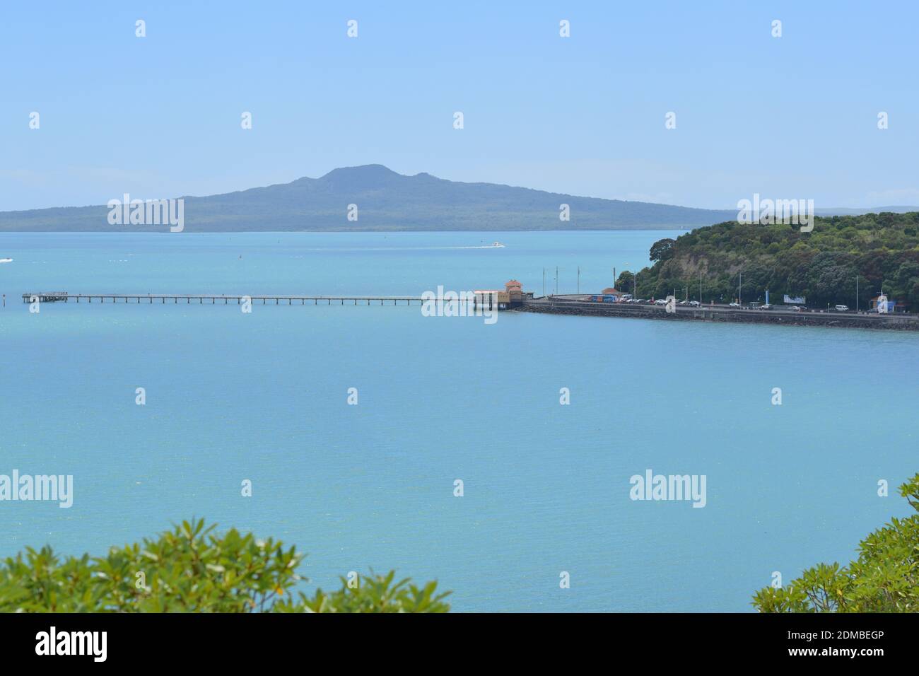 View of Okahu Bay Wharf and Sea View Bridge at Tamaki Drive with ...