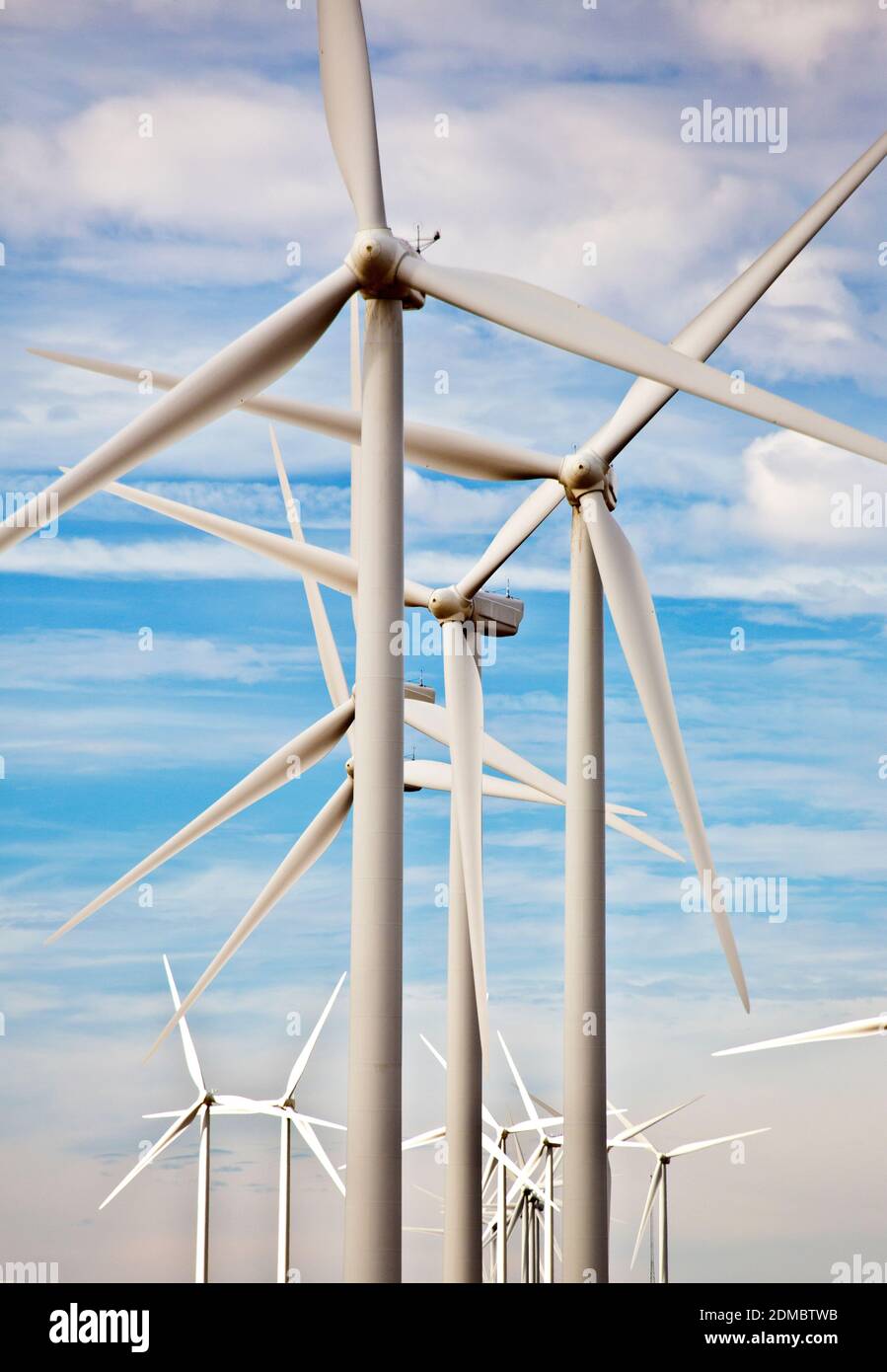 Turbines in mojave desert hi-res stock photography and images - Alamy