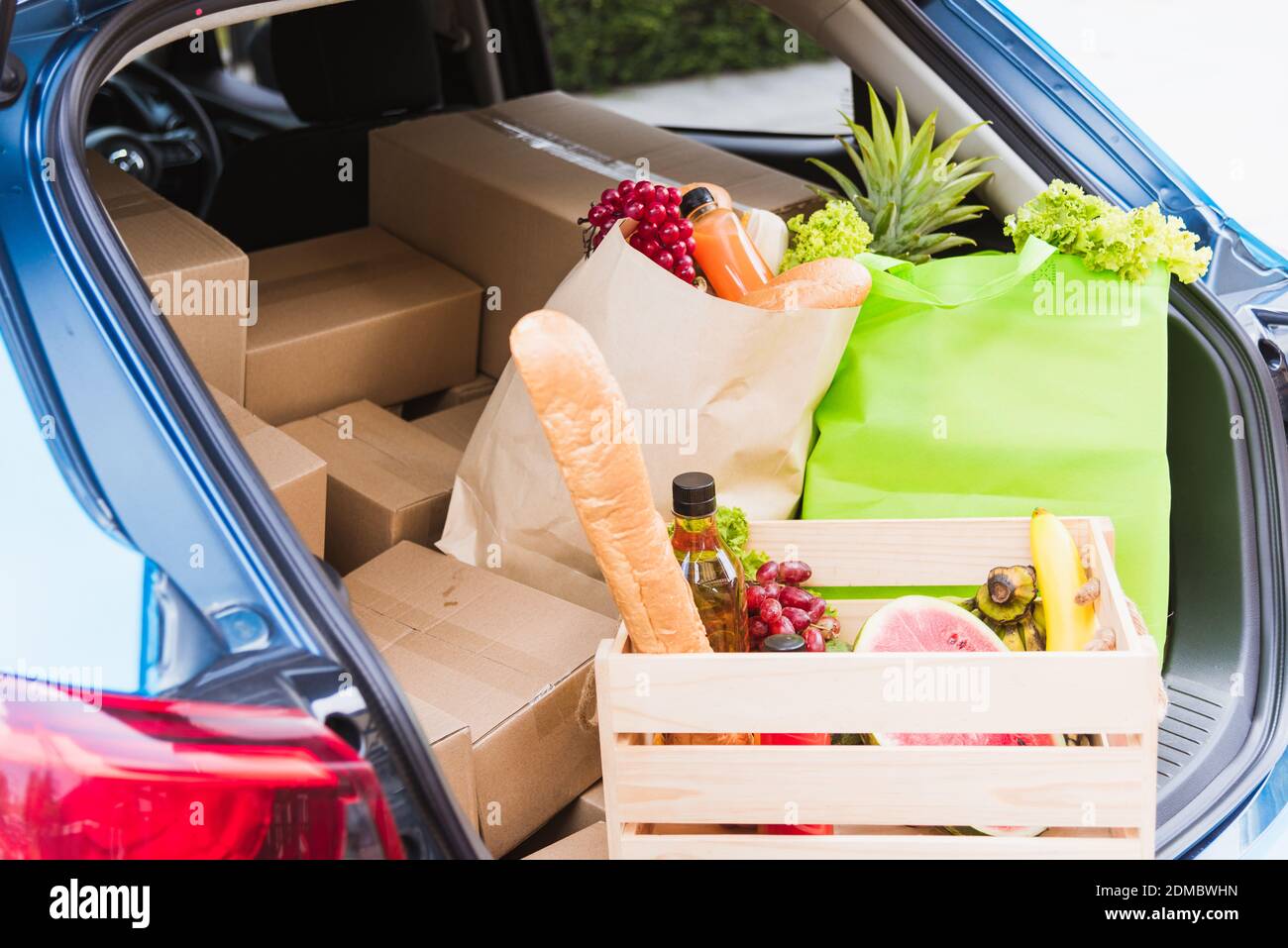 Fruit vegetable delivery van in hi-res stock photography and images - Alamy