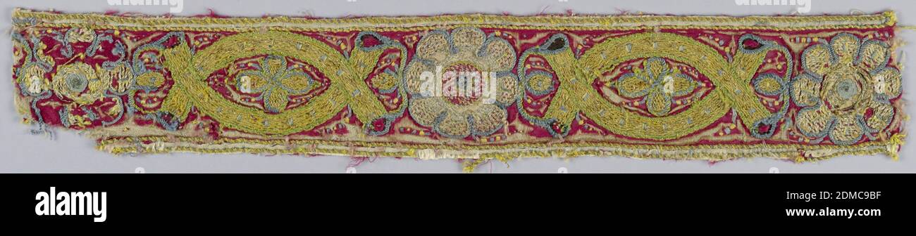 Intersecting arcs hi-res stock photography and images - Alamy