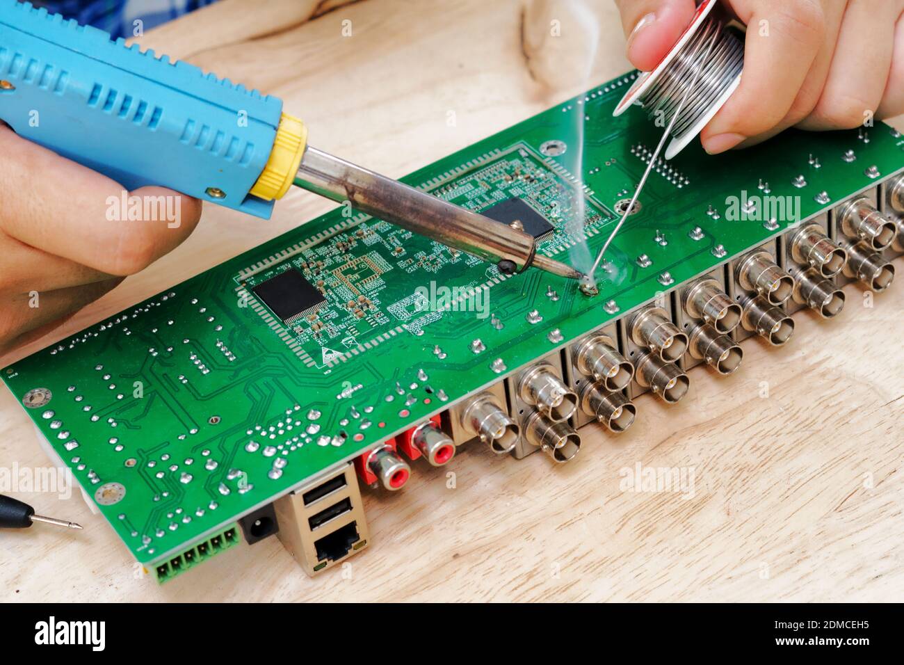 Soldering Of Electronic Circuit Board High Resolution Stock Photography and Images - Alamy