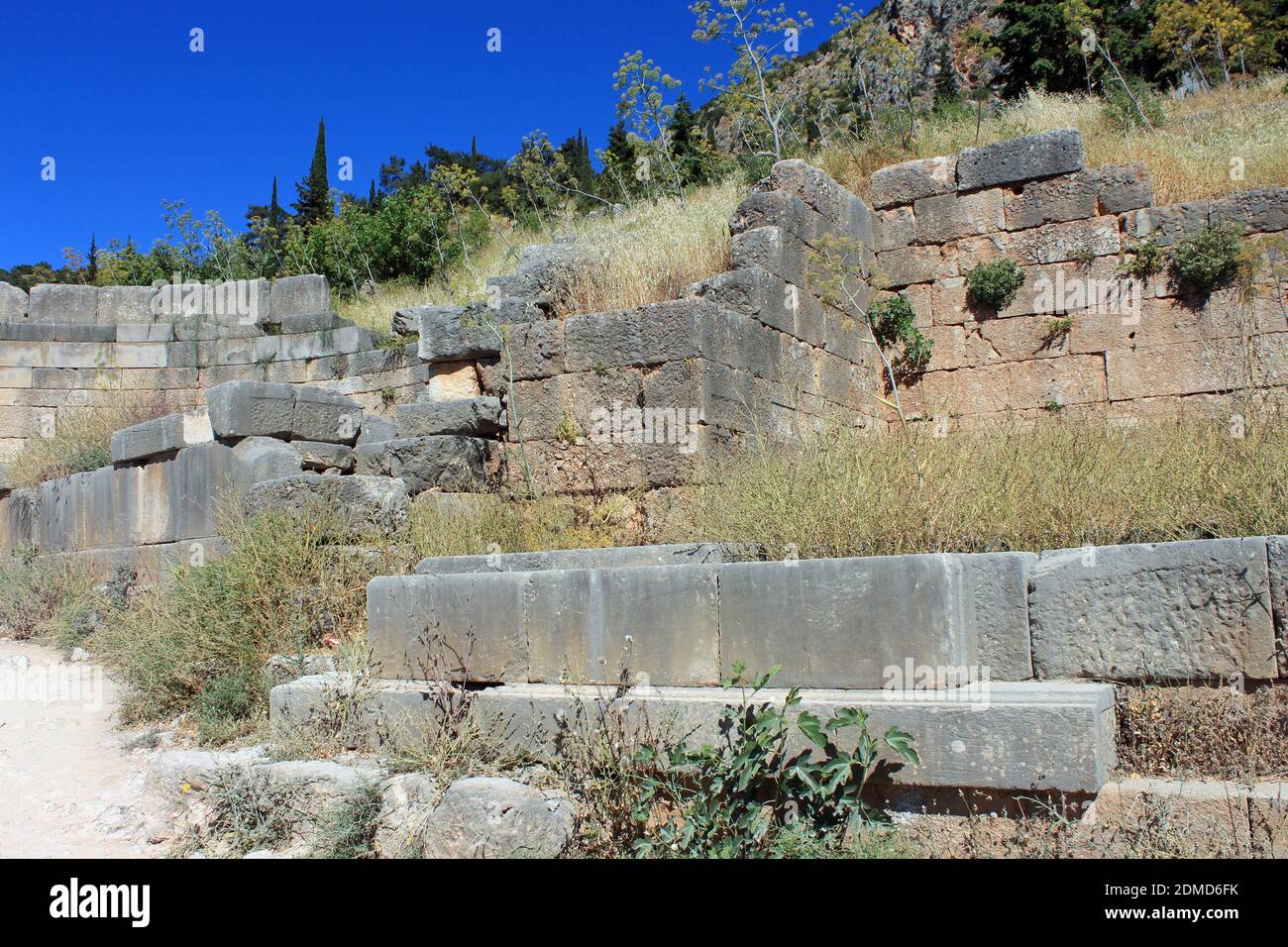 Delphes temple hi-res stock photography and images - Alamy