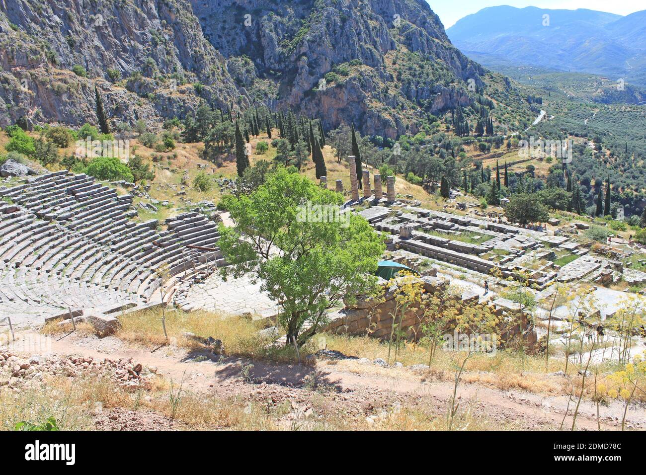 Delphes temple hi-res stock photography and images - Alamy