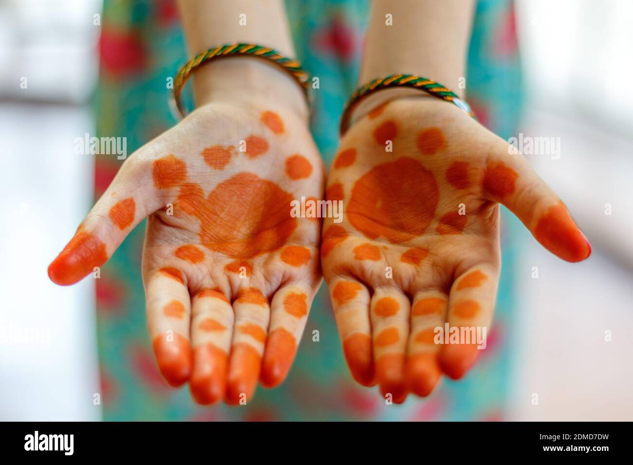 Black henna paste hi-res stock photography and images - Alamy