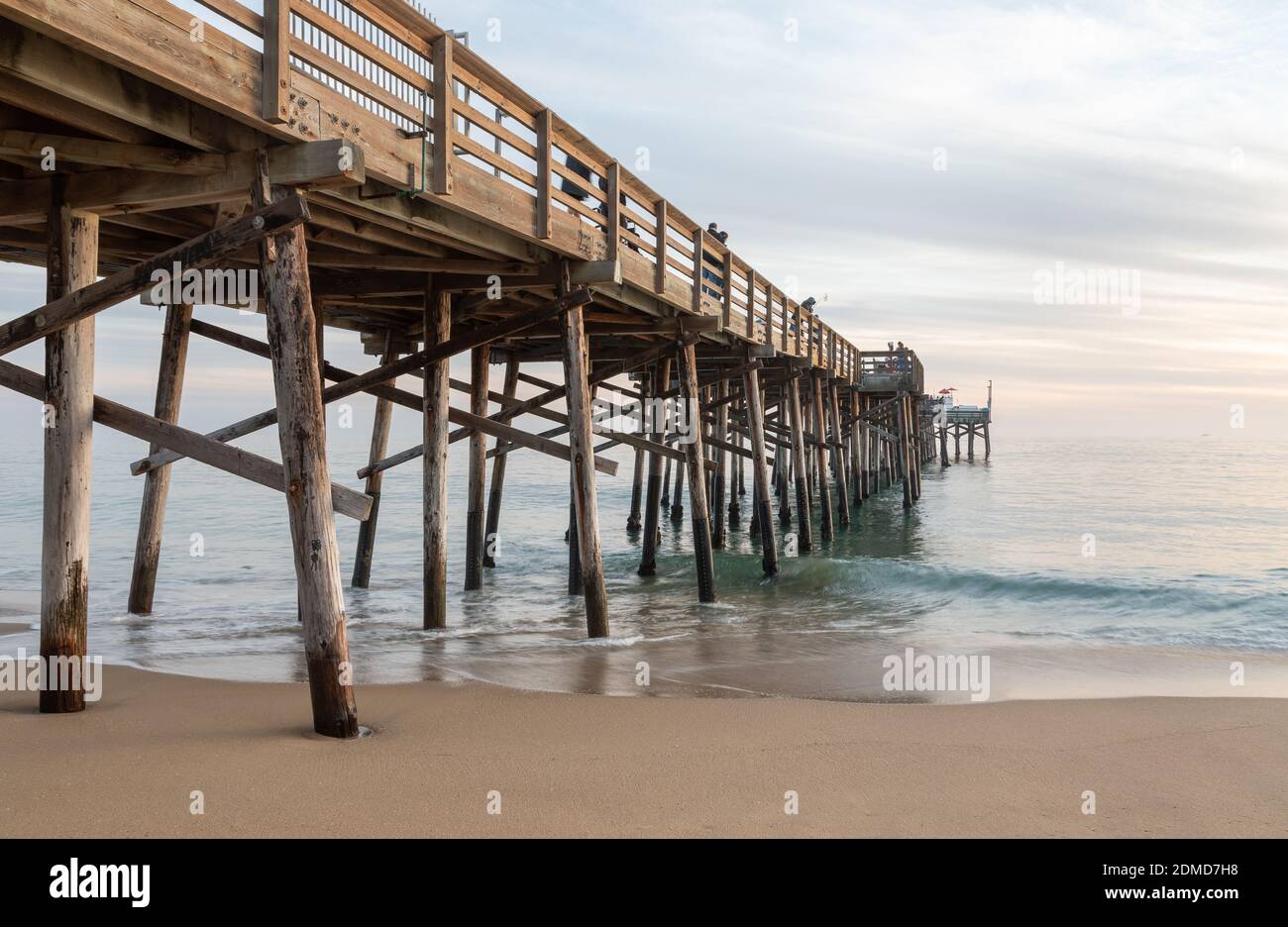 Pier structure hi-res stock photography and images - Alamy