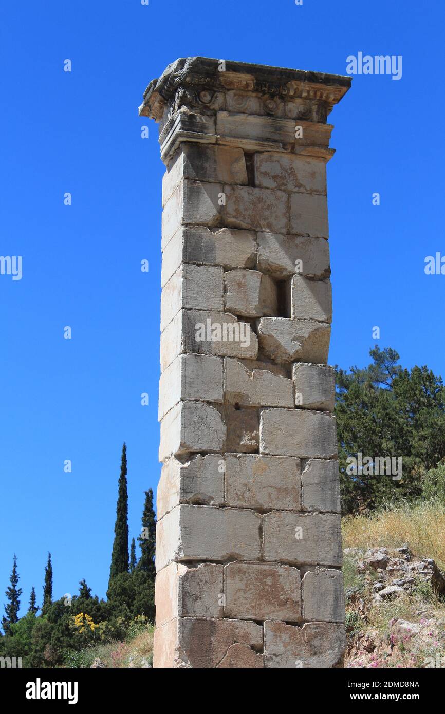 Delphes temple hi-res stock photography and images - Alamy