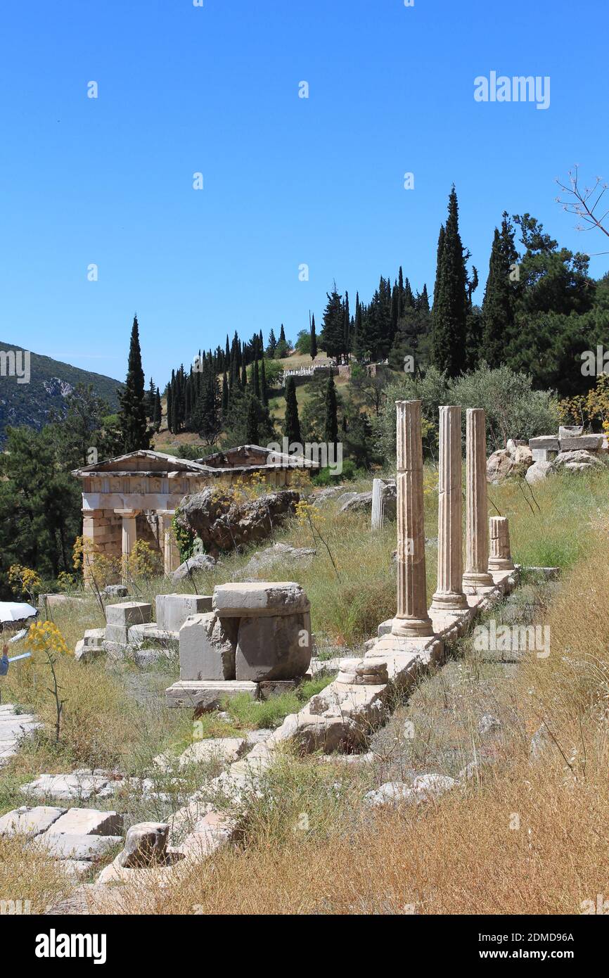 Delphes temple hi-res stock photography and images - Alamy