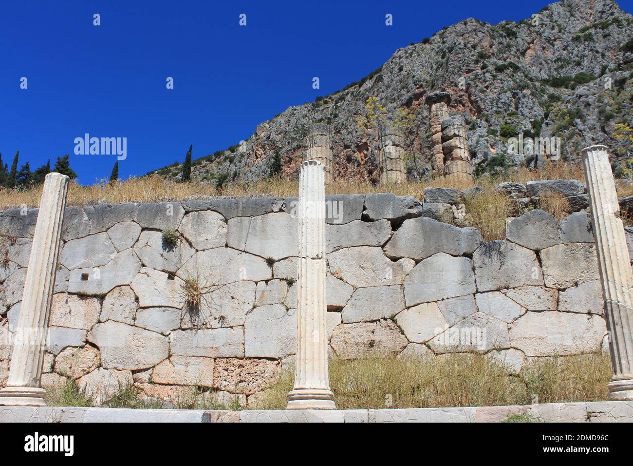 Delphes temple hi-res stock photography and images - Alamy