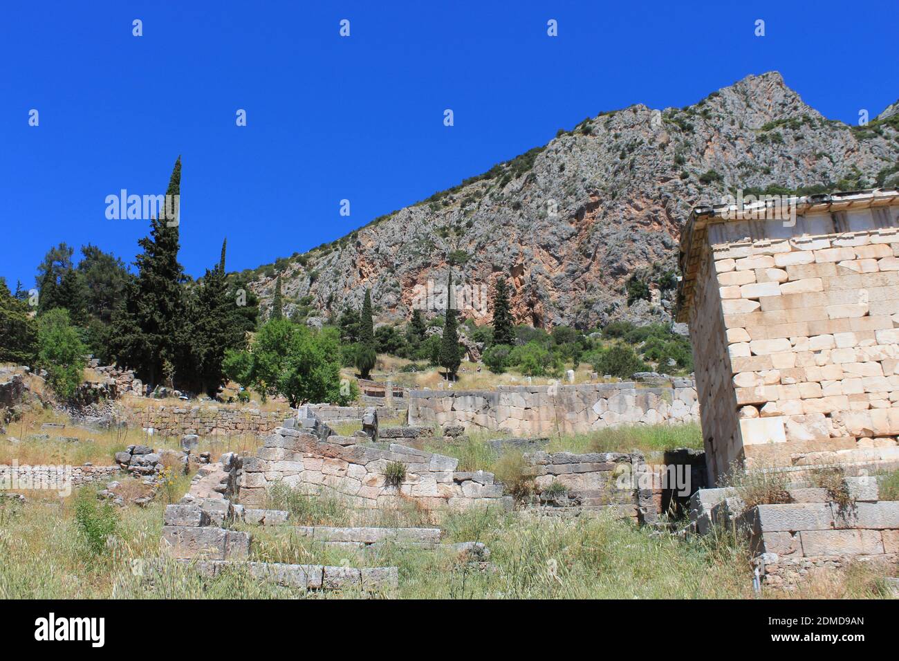Delphes temple hi-res stock photography and images - Alamy