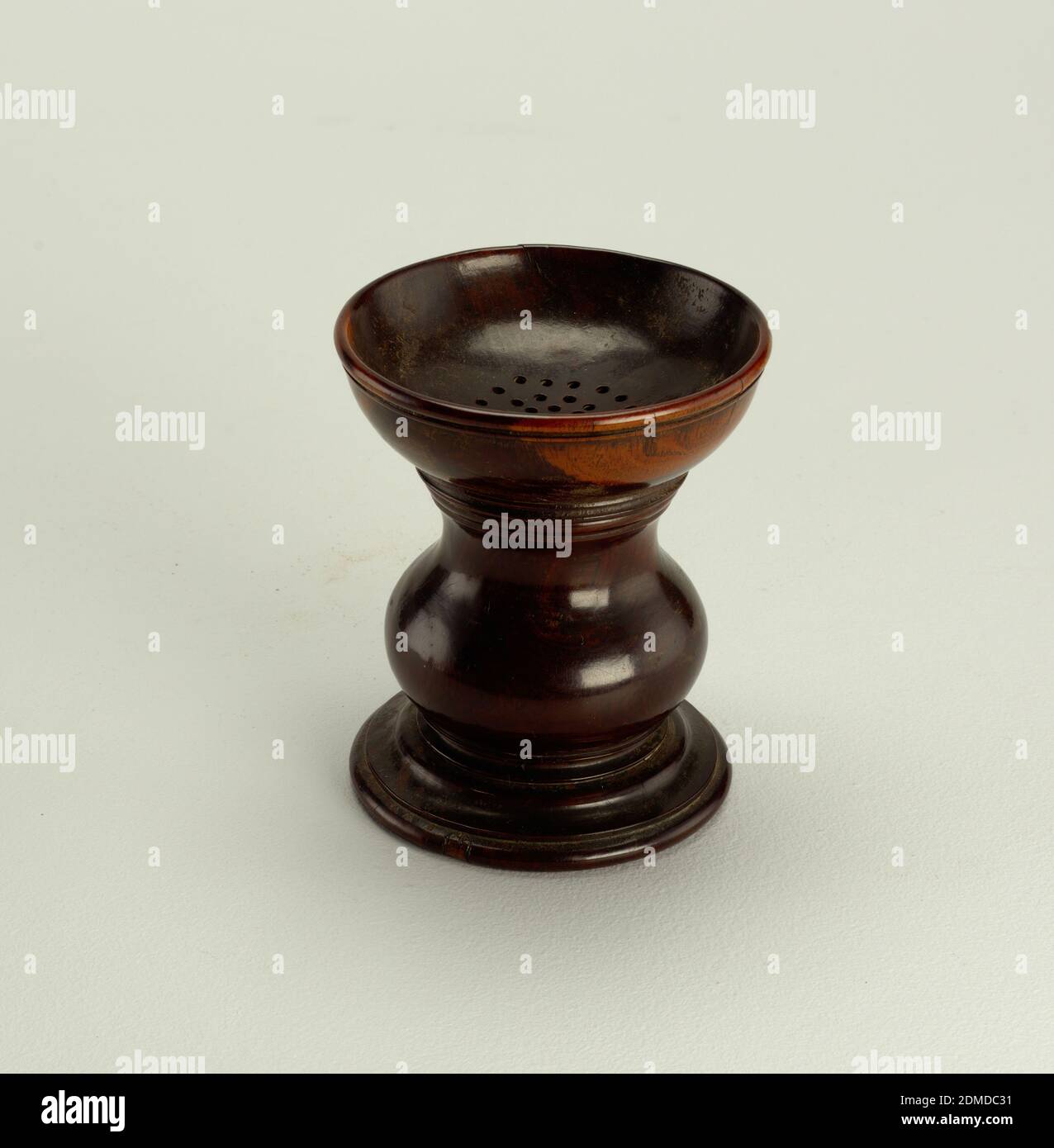 Caster and cover, wood, turned, England, late 18th–early 19th century ...