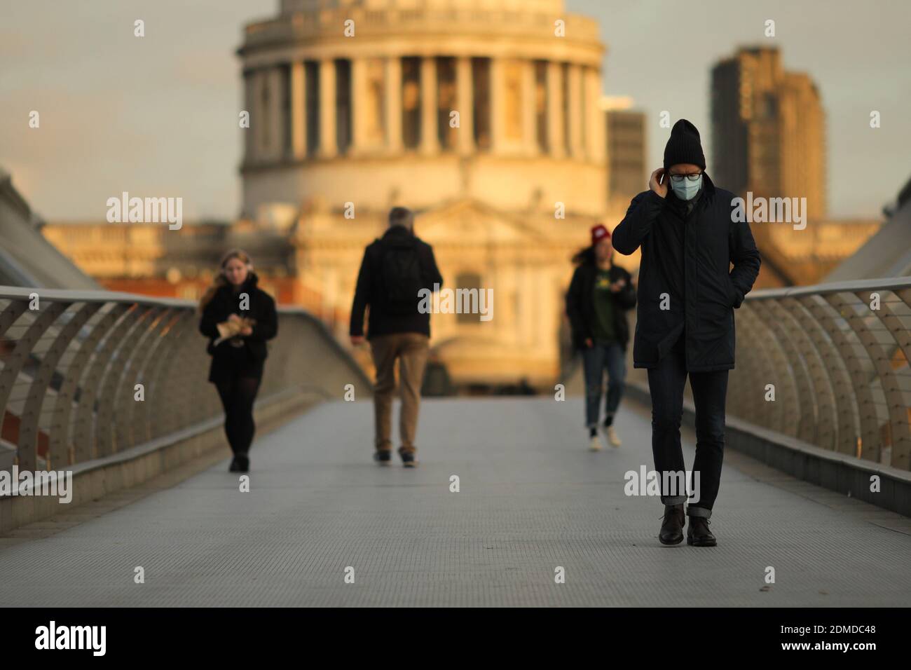 Three tier bridge hi-res stock photography and images - Alamy