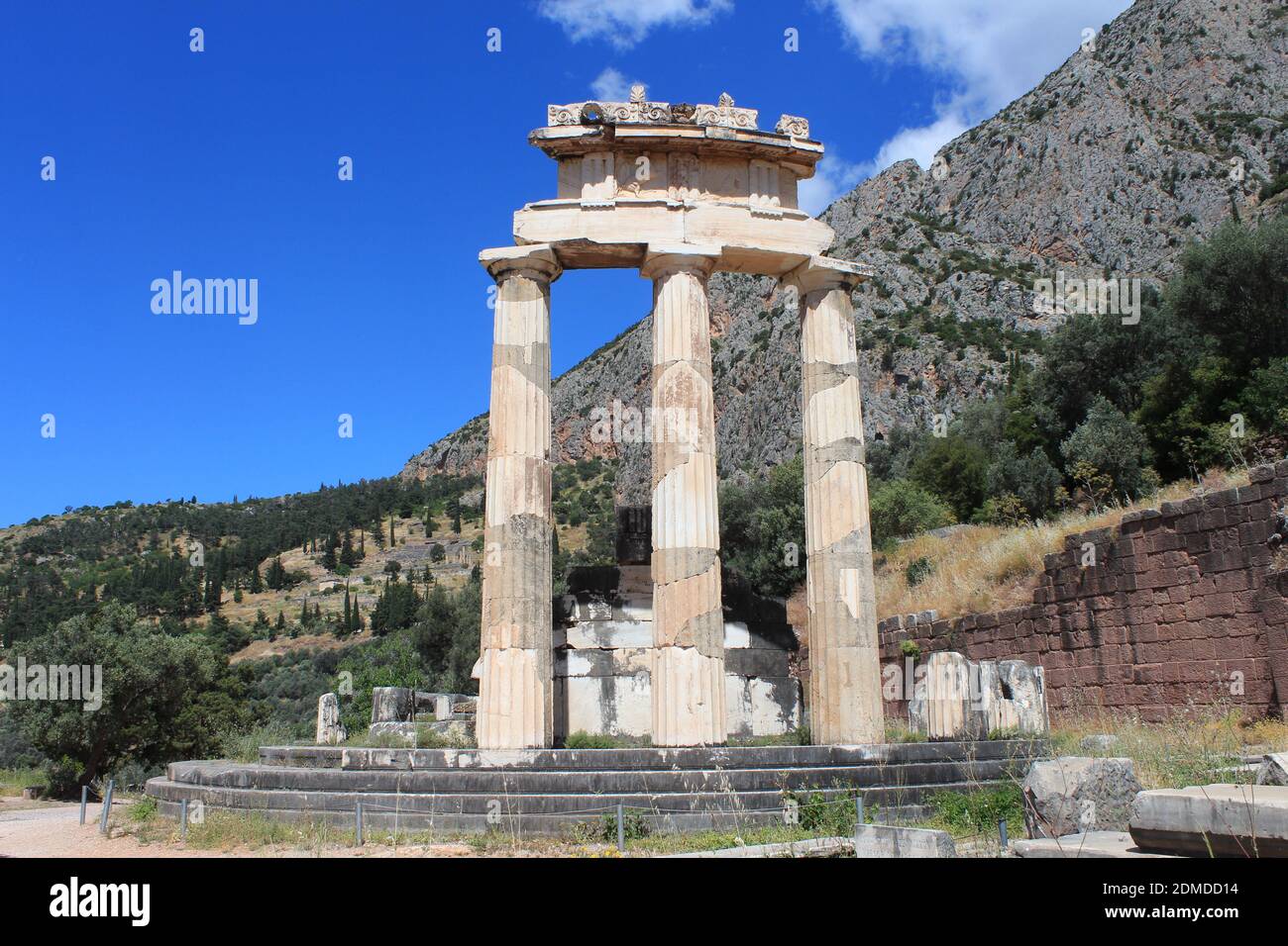 Delphes temple hi-res stock photography and images - Alamy