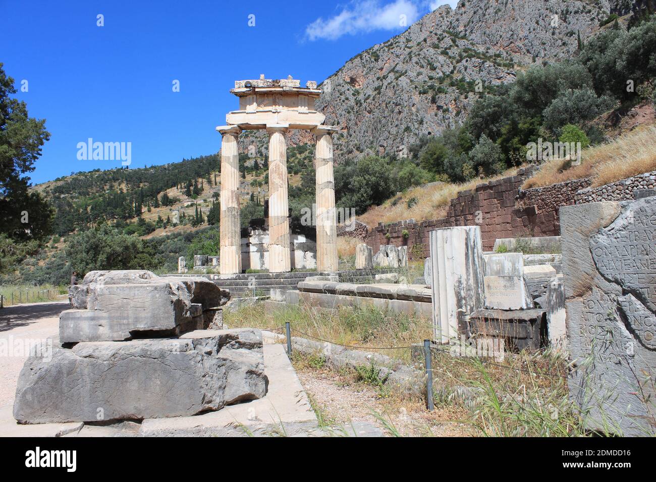 Delphes temple hi-res stock photography and images - Alamy