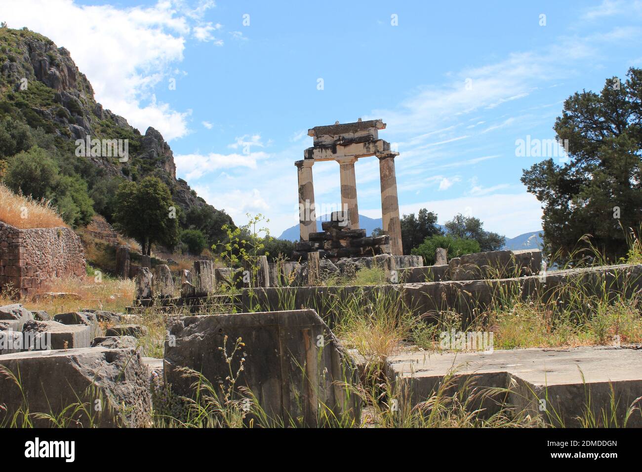 Delphes temple hi-res stock photography and images - Alamy