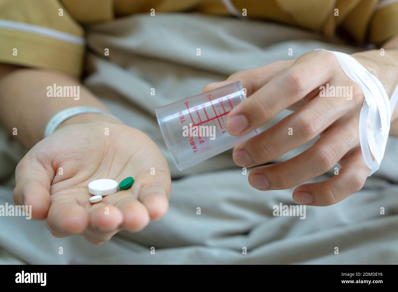 Normal saline solution hi-res stock photography and images - Alamy