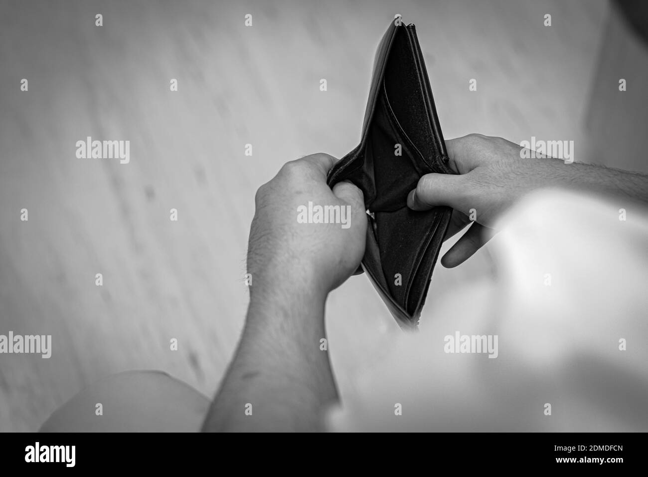 Empty wallet white background Black and White Stock Photos & Images - Alamy