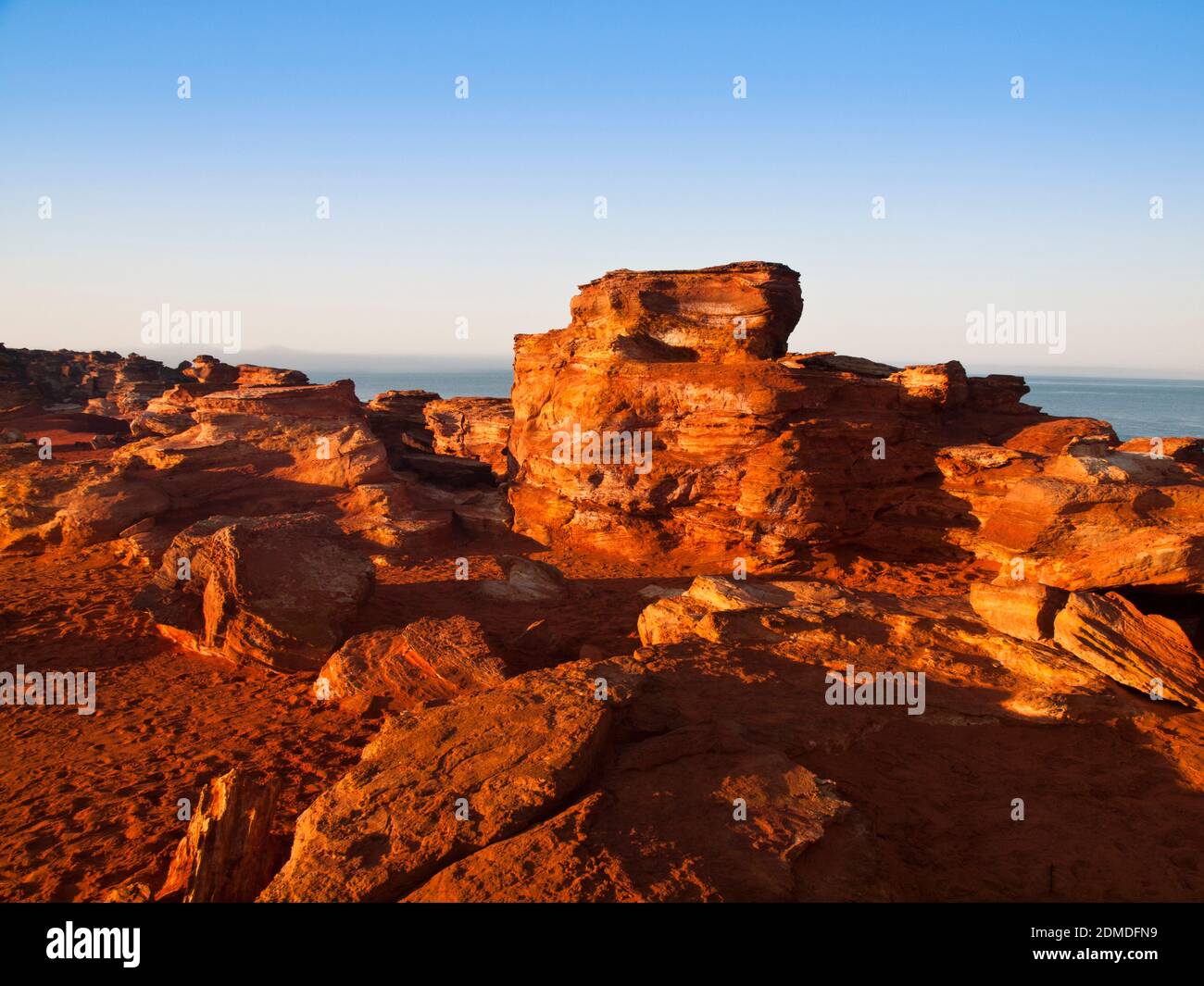 Red coastal cliffs above the Indian Ocean at Gantheaume Point, Broome ...