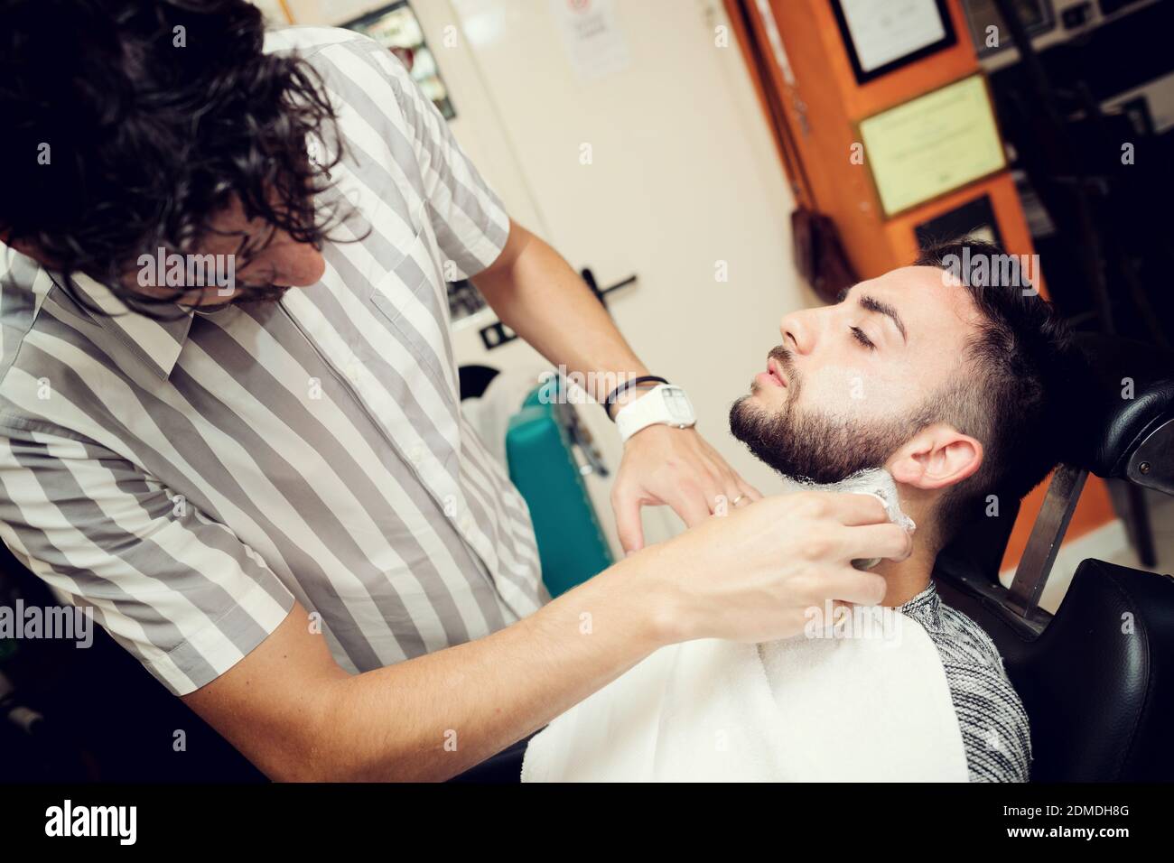 The ritual barbershop hi-res stock photography and images - Alamy