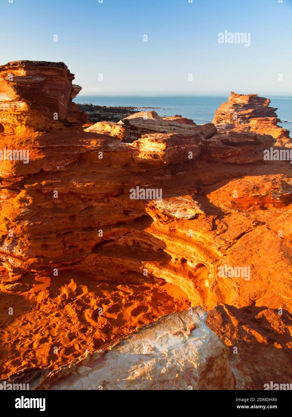 Red coastal cliffs above the Indian Ocean at Gantheaume Point, Broome ...