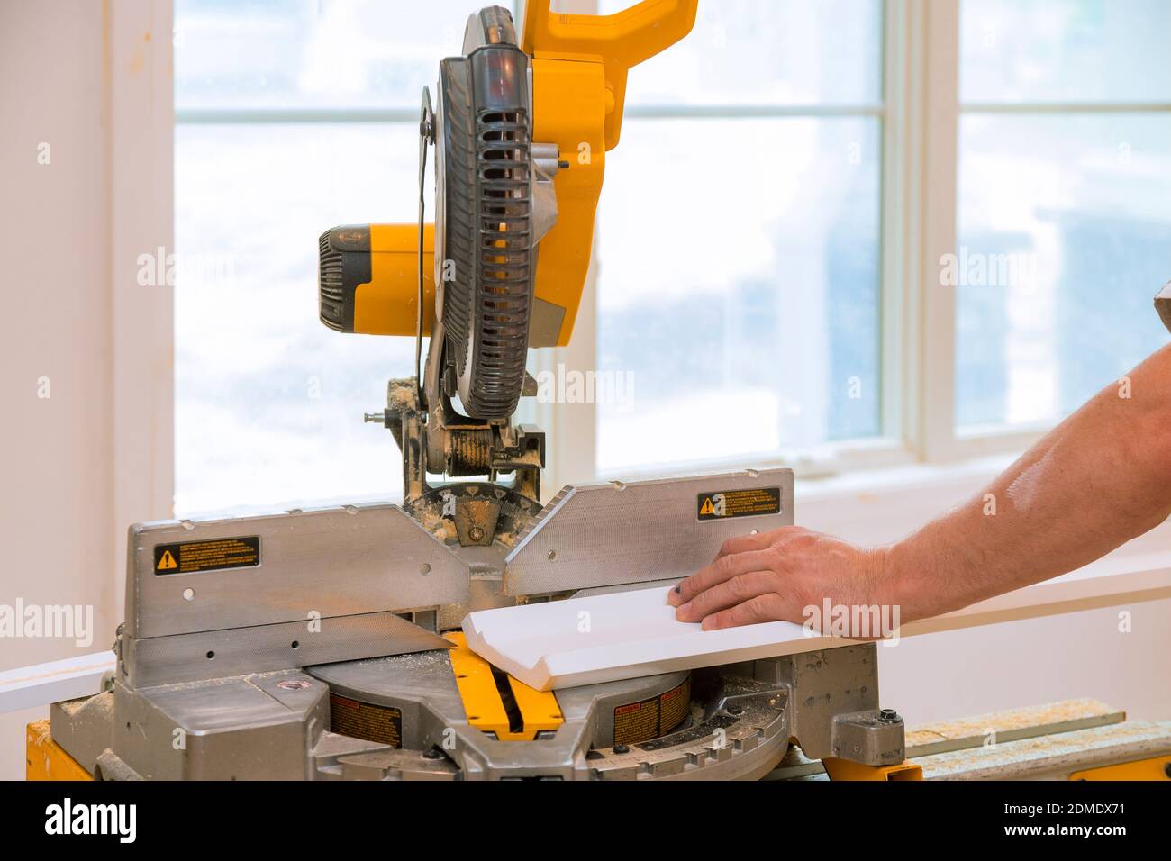 Base board molding hi-res stock photography and images - Alamy